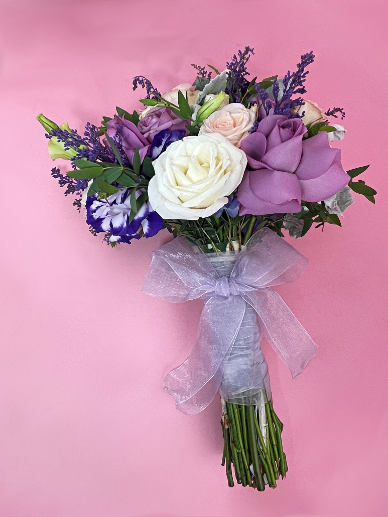Ramo en tonos lilas – Flores El Gato